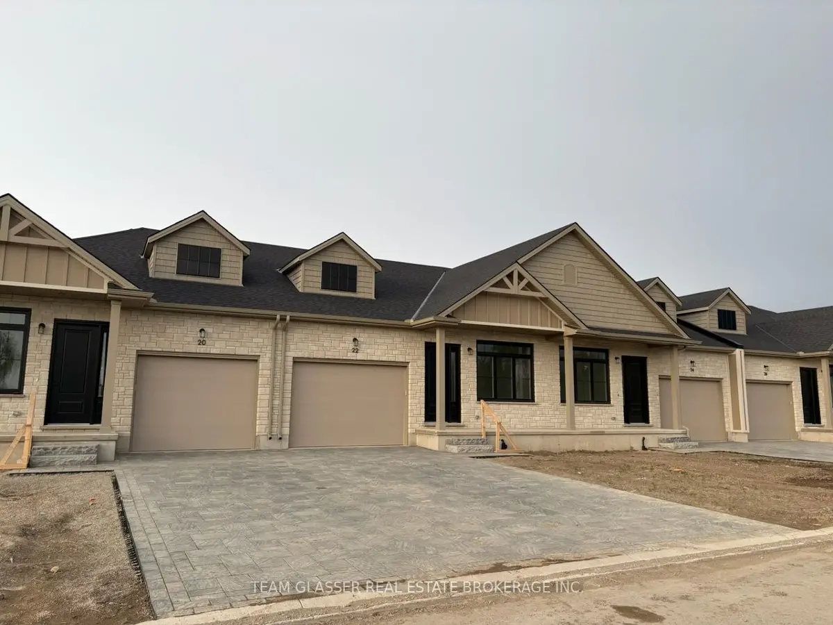 32 Dearing Drive, Lambton Shores, Ontario N0M1T0 For Sale | HouseSigma